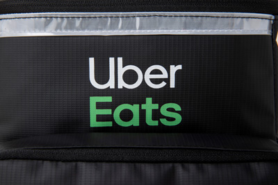【ローソン・HMV限定】「Uber Eats」配達バッグそっくりポーチが再発売！|実用・ホビー